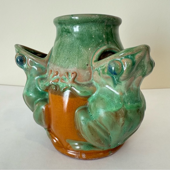 Art | Vintage Stoneware Pottery Triple Frog Strawberry Pot Made In ...